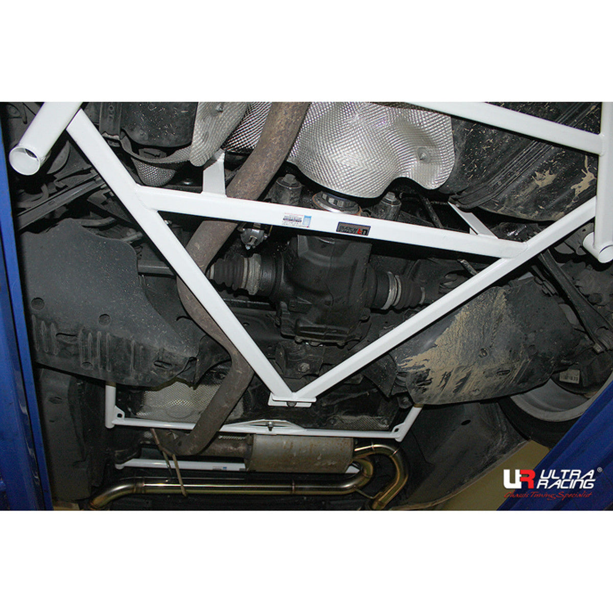 Ultra Racing - 5pt Rear Lower Brace - BMW 3 SERIES (F34 FASTBACK) 2012